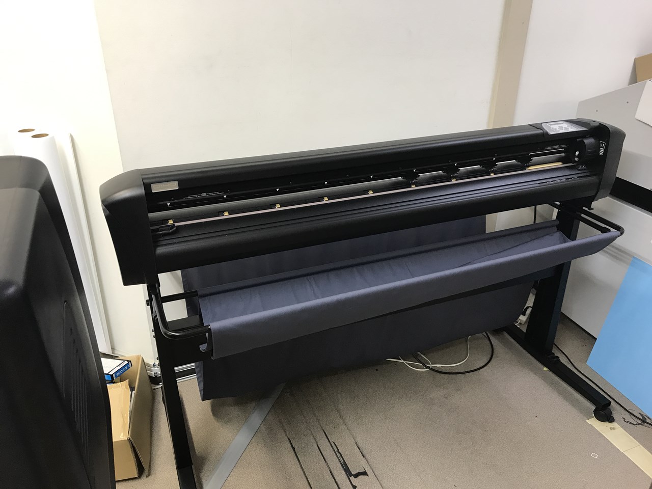 新しいカッティングプロッターを導入しました！！ | サンエイBLOG｜交通広告の株式会社サンエイ企画 | サンエイBLOG｜交通広告の株式会社 ...
